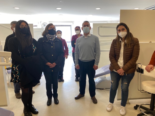 CESFAM Los Castaños de La Florida instala placa conmemorativa en honor ...